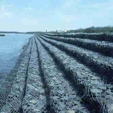 China 2*1*1m Standard 2mm Galvanized Gabion Basket Hexagon Mesh For Embankment Reinforcement for sale