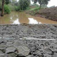 China Galvanised Gabion Baskets 2m X 1m X 1m Woven Iron Wire Fence River Protection for sale