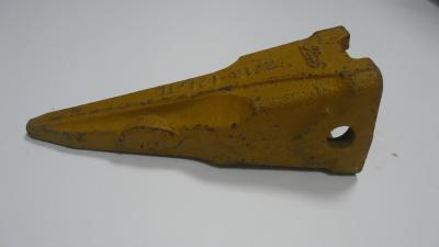 China Excavator Bucket Tooth Bucket Teeth 2713Y1217TL For DH200 for sale