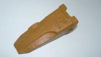 China 2713-1219RC Rock Bucket Teeth Alloy Steel Excavator Bucket Tips Customized For Daewoo for sale