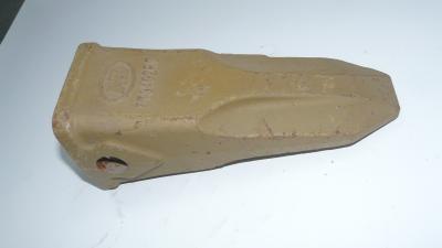 China 1U3402 Construction Machinery Excavator Spare Part Alloy Steel Casting Steel Bucket Tooth J400 for sale