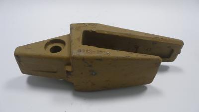 China DH220 Daewoo Excavator Bucket Teeth Adapter 2713-1218 | HRC46-52 Hardness | 3.5-4.2CM Mount Size for sale