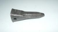 China C-AT305 Mini Excavator Forged Bucket Teeth 1U3202 - HRC 48-54 Hardness 4-10mm Depth for Earth Square Flat Applications for sale