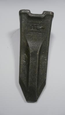 China Excavator Forged  Bucket Teeth for Doosan Excavator 2713-0032 2713-1217 2713-0036 2713-1236 for sale