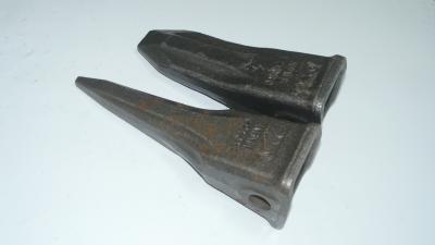 China 14530544RC / 14530544TL Bucket Tooth Point Standard Loader Bucket Teeth for sale