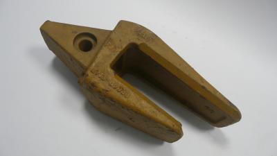 China 2713-00033 Excavator Bucket Teeth Adapter for Daewoo DH360 - 50mm 55mm 60mm Sizes for sale