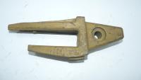 China CAT 320 Excavator Bucket Teeth Adapter 6I6354 3G8354 with 32-40 HRC Hardness and 35-Degree Bevel Angle for sale