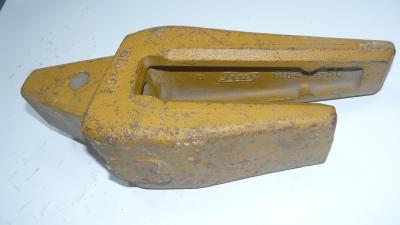 China 6I6464 Excavator Bucket Teeth Adapter HRC 55-62 for Cat 330 - Alloy Steel Wear-Resistant Component for sale