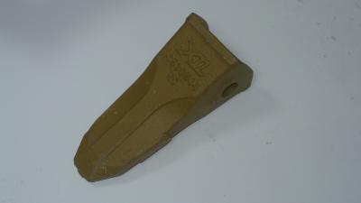 China Volvo EC210 Series Bucket Tooth Point 14530544 - 48-52 HRC Hardness Alloy Steel Excavator Digging Tooth for sale