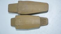 China Bucket Tooth Seat Komatsu PC300 PC220 Bucket Tip Tooth 207-939-3120 207-939-5120 for sale