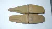 China For Komatsu PC300  Excavator Bucket Tooth Seat 207-939-3120 Bucket Teeth Root 207-939-5120 for sale
