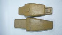 China 208-939-3120 Bucket Teeth Adapters for Komatsu PC400 Bucket Tips Adapter for sale