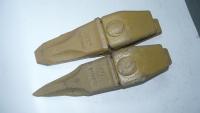 China Komatsu PC400 Bucket Parts Bucket Teeth Holder Adapters 208-939-3120 for sale