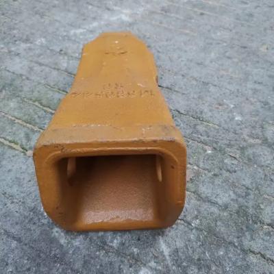 China Excavator Parts Flat Sharp Bucket Tooth EC210 14530544  R225 R215 for Bucket Teeth for sale