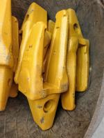 China 6I6464 -  Style J460 Twin Strap Excavator Adapter,1U3452 Teeth ,Pin 8E8468, for sale