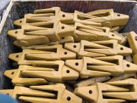 China Engineering Machinery Parts Casting Bucket Adapter for V210 1171-01620 for sale