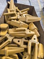 China 3G8354 Bucket Teeth Adapter for 320  Construction Machinery Excavator Bucket Tooth for sale