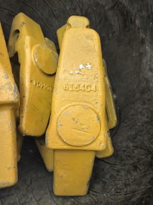 China Alloy Steel 6I6404 Adapter Fits 7T3402 Bucket Teeth For  325 Excavator for sale