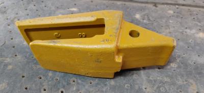 China 2713-1273 DH420 DH500 Digger Bucket Tooth Adapter for 42-50Ton Daewoo Excavator for sale