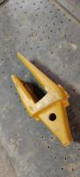 China 2713-1273 DH420 DH500 Digger Bucket Tooth Adapter for 42-50Ton Daewoo Excavator for sale