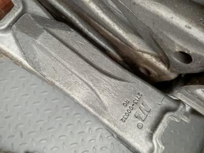 China Excavator Bucket Teeth Types 2713-0032 TL713-00032RC V61 V61SYL V61RC V61TL X31 X156  2713-1217RC for sale