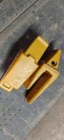 China 2713-1273 DH420 /DH500 Digger Bucket Tooth Adapter for 42-50Ton Daewoo Excavator for sale
