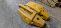 China For V-olvo EC460 EC480 Excavator Bucket Tooth Adapter 14556465 14537826 for sale