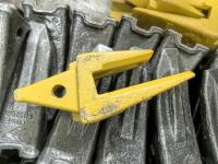 China LD100 Excavator Parts Bucket Teeth Adaptor for SANY SY65 SY75 SY80 SY85 SY95 Bucket Tooth Adapter for sale