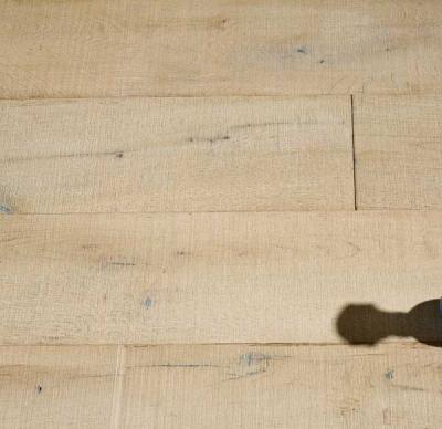 China Classic Oak Engineered Wood Flooring with sawn mark and white stained for sale