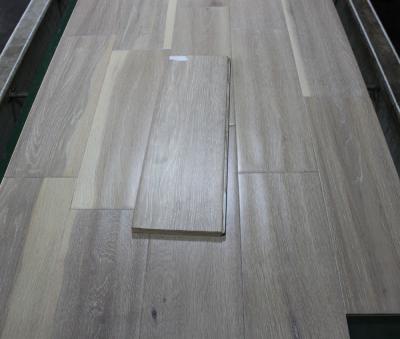 China handscraped White Oak Engineered Flooring with white washed surface for sale