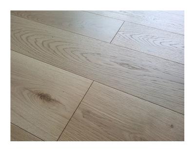 China Selected Grade Natural Invisible Lacquered Oak Engineered Wood Flooring for sale