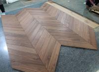 China 2 Layers American Walnut Chevron Parquet Flooring Nature Grade To Italy for sale