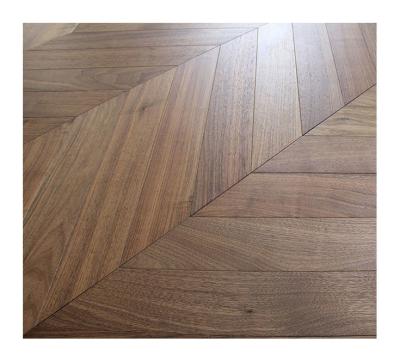 China 2 Layers American Walnut Chevron Parquet Flooring Nature Grade To Italy for sale