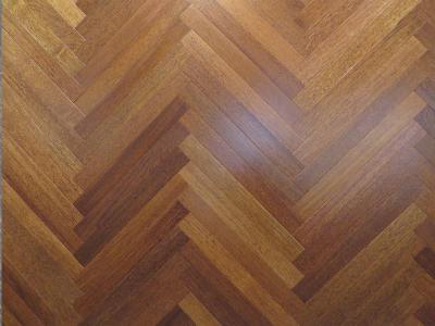 China Merbau Herringbone Engineered Wood Flooring 350-1200mm Enviromental for sale