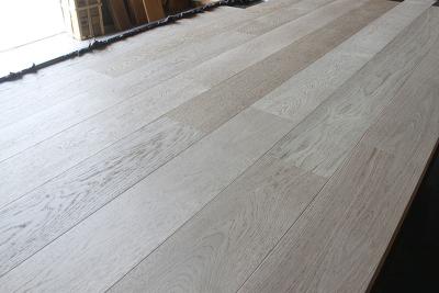 China 2-layers 1 strip Prime European Oak Engineered Wood Flooring, AB Grade, Brushed Unfinished 1900x165x12MM for sale