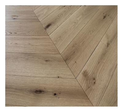 China 60 Degree Engineered Wood Chevron Flooring With 820 X 150 X 14/4MM Size for sale