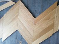 China Selected Grade oak Chevron Parquet Flooring In Natural Color Matt style for sale