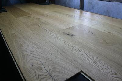 China 2200 x 300 x 15/4MM E1 Formaldehyde Emission EF Grade Oak Engineered Wood Flooring for sale
