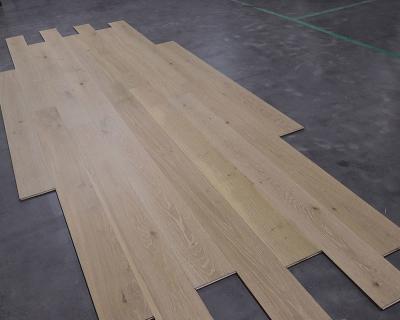 China European Oak Engineered Timber Flooring with 2mm Sliced Oak Veneers in 1900 x 190 x 14MM Size and 25 Years Residential Warranty for sale