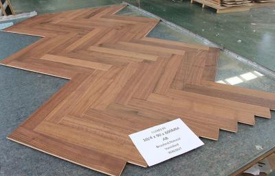 China Herringbone Parquet Flooring in American Walnut with 600 x 90 x 10/4MM Size and UV Lacquer Finish for sale
