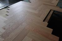China AB Grade Engineered Red Oak Herringbone Flooring with Brushed Surface and Natural Lacquered Finish for sale