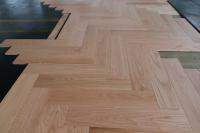 China AB Grade Engineered Red Oak Herringbone Flooring with Brushed Surface and Natural Lacquered Finish for sale