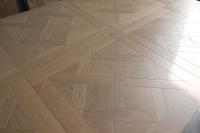 China Versailles Panels Flooring Engineered Oak Panels with Saw Cut Veneers and Customizable Matt Finish for Interior Flooring for sale