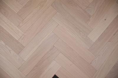 China Semi-solid Oak Herringbone Engineered Wood Flooring, 450 x 90 x 10/3MM for sale