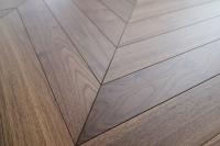 China 90mm Width American Walnut Herringbone Parquet Flooring with 4mm Top Veneer for Elegant Herringbone Wood Flooring for sale