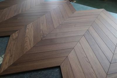 China 90mm Width American Walnut Herringbone Parquet Flooring with 4mm Top Veneer for Elegant Herringbone Wood Flooring for sale