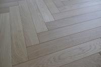China 10MM Thickness Natural Vanished AB Grade Oak Herringbone Parquet Flooring and Engineered Oak Herringbone Flooring for sale