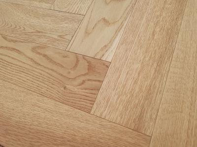 China Prime White Oak Herringbone Engineered Flooring 600 X 90 X 12/3MM Size for sale