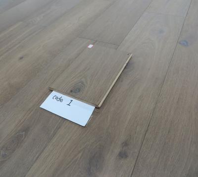 China Deep Smoked European Oak Engineered Wood Flooring 2200 * 220 * 15/4MM Size with 25 Years Residential Warranty for sale