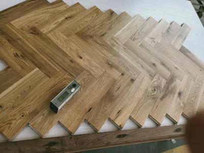 China Rustic Oak Herringbone Parquet Flooring Block Natural Lacquered for sale